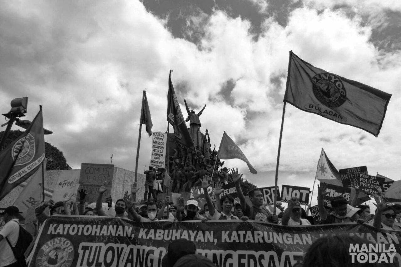 IN PHOTOS: EDSA People Power 37th anniversary - | Manila Today